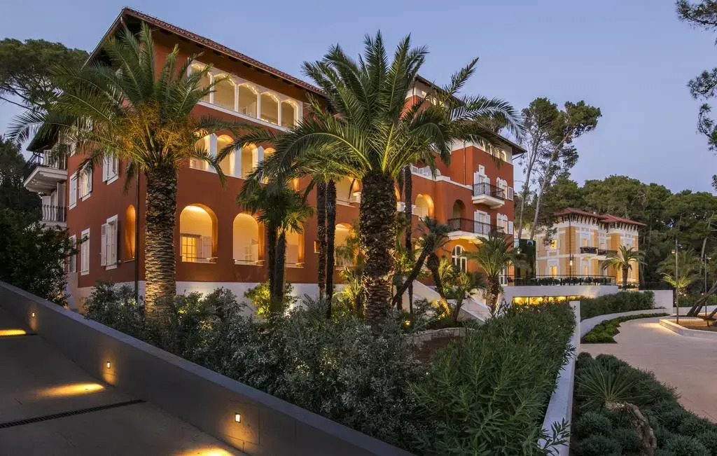 Boutique Hotel Alhambra - Kinnso