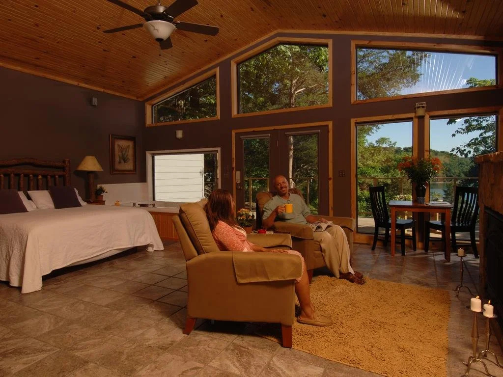 Beaver Lakefront Cabins - Couples Only Getaways - Kinnso