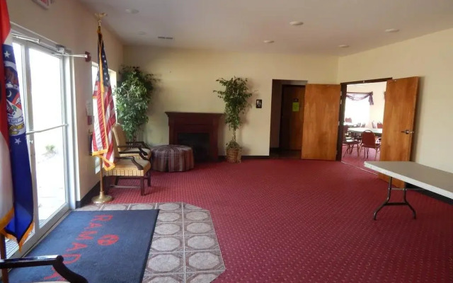 Ramada Resort & Conference Centre in Branson — Book now on ZenHotels.com