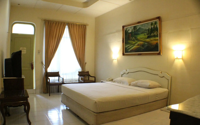 Hotel GRAND ROSELA Yogyakarta 3* in Yogyakarta 12 reviews of the hotel ...