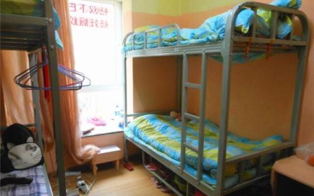 Yi Jie Lian Suo Qing Nian Hostel Xiao Cai Yuan Store in Kunming reviews ...