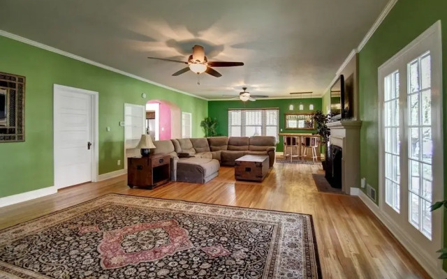 A Huge House Near the Best of Boise in Boise — Book now on ZenHotels.com