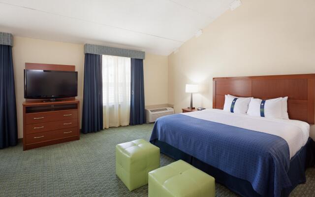 Holiday Inn Cape Cod-Falmouth, an IHG Hotel 3* in Falmouth 119 reviews ...