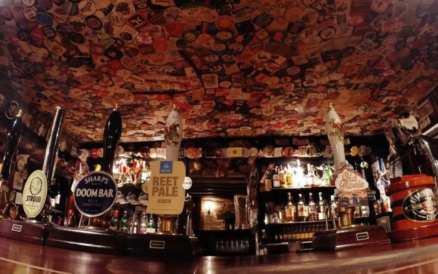 The Crown Inn in Frampton Mansell 20 reviews of the hotel, room photos ...