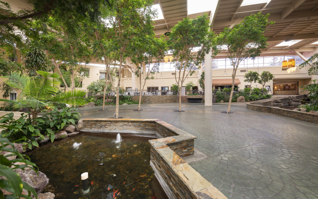 Concord Plaza Hotel in Concord — Book now on ZenHotels.com