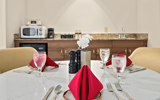 Lucky Eagle Casino & Hotel in Rochester — Book now on ZenHotels.com