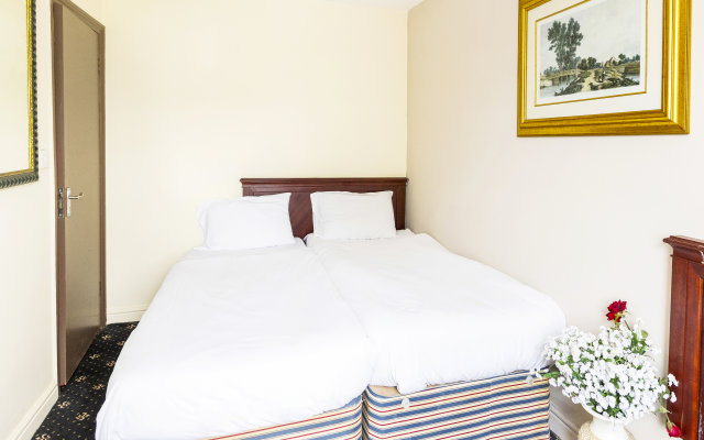 OYO Old Oak Tree Inn 2* in London 57 reviews of the hotel, room photos ...