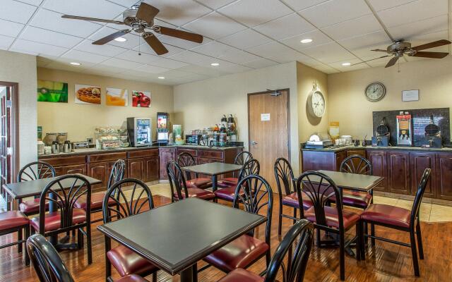 Quality Inn & Suites University 2* in Bamforth National Wildlife Refuge ...