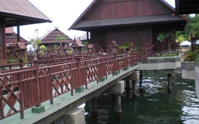 Pantai Gapura Makassar in Makassar reviews, room photos and prices ...