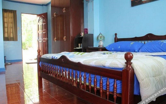 Capt. Hook's Red Parrot Inn 2* in Samal reviews, room photos and prices ...