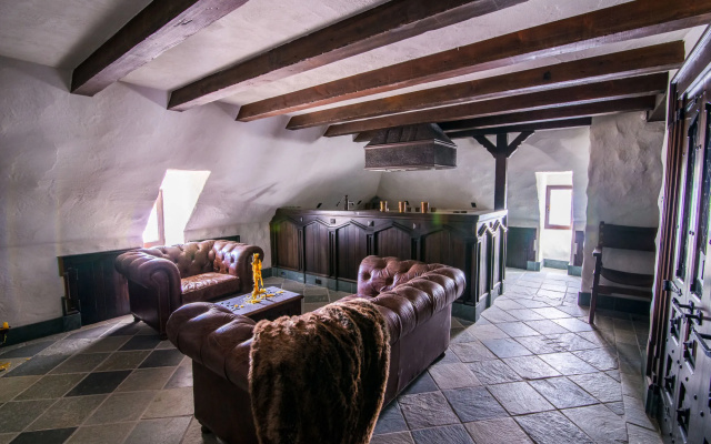 Stone Hall Castle in Regina 15 reviews of the hotel, room photos and ...