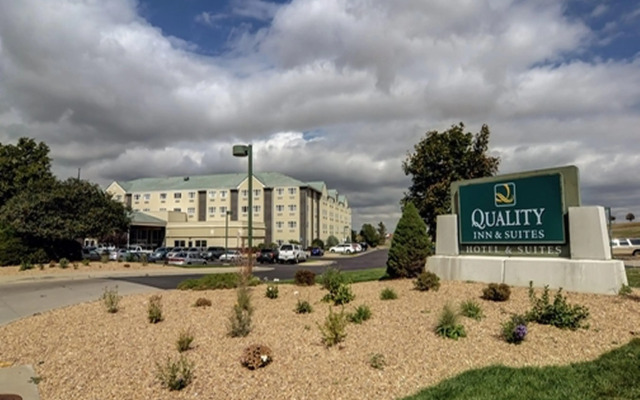 Quality Inn & Suites Denver Airport - Gateway Park 2* 在奥罗拉 отзывы, цены ...