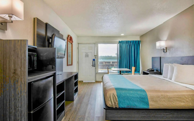 America's Comfort Lodge in Warner Robins — Book now on ZenHotels.com