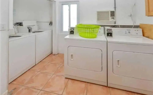 Waves-16 - Waves 16 1 Bdrm Beautiful Cond One-bedroom Apartment в Сент ...