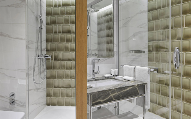 TITANIC Chaussee Berlin in Berlin — Book now on ZenHotels.com