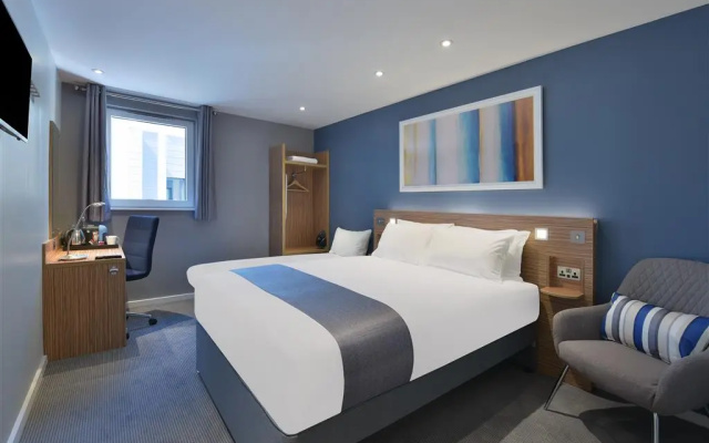 Travelodge London City in London reviews, room photos and prices – book ...