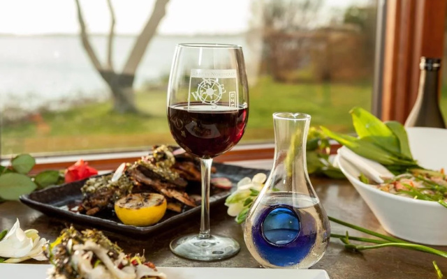 Stone Lion Inn in Montauk — Book now on ZenHotels.com