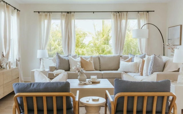 Mediterranean Modern Steps to Beach Dining w Spa in Carlsbad — Book now ...