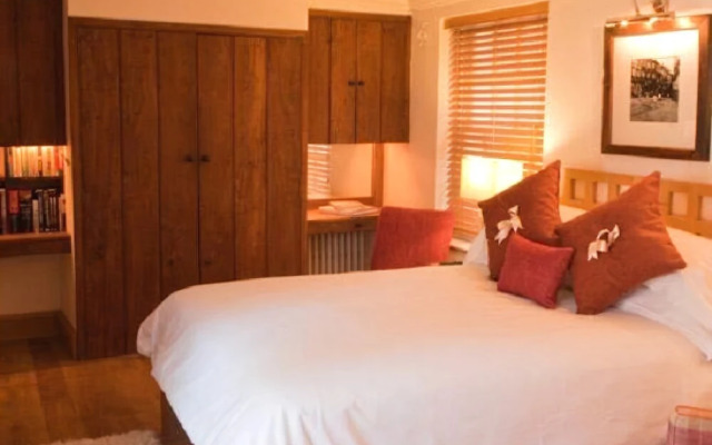 Swan House in Beccles 20 reviews of the hotel, room photos and prices ...