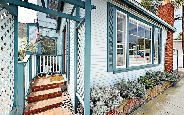 Vintage Balboa Island Charmer by RedAwning in Newport Beach — Book now ...