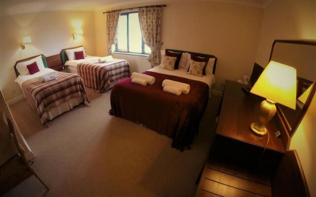 The Crown Inn in Frampton Mansell 20 reviews of the hotel, room photos ...