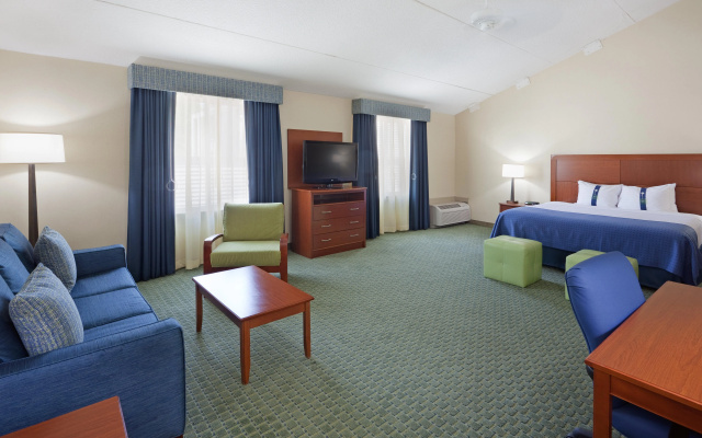 Holiday Inn Cape Cod-Falmouth, an IHG Hotel 3* in Falmouth 119 reviews ...