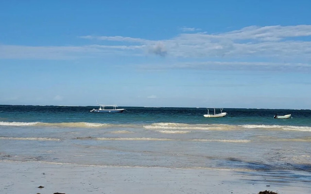 A Sentimental Villa With a Swimmingpool Near Beach in Galu — Book now ...