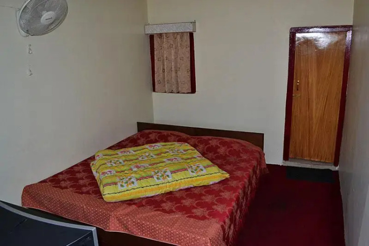 New Pine Hotel - Kausani