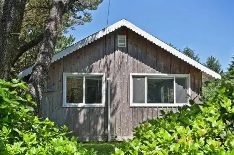 Ten Pines Cottage - Ocean Shores, WA
