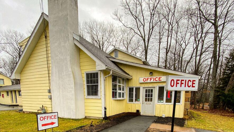 Country Place Inn And Suites - Lake Harmony, PA