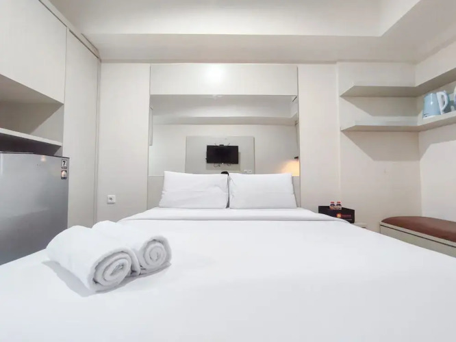 Warm And Cozy Style Studio Room At Paltrow City Apartment - Semarang