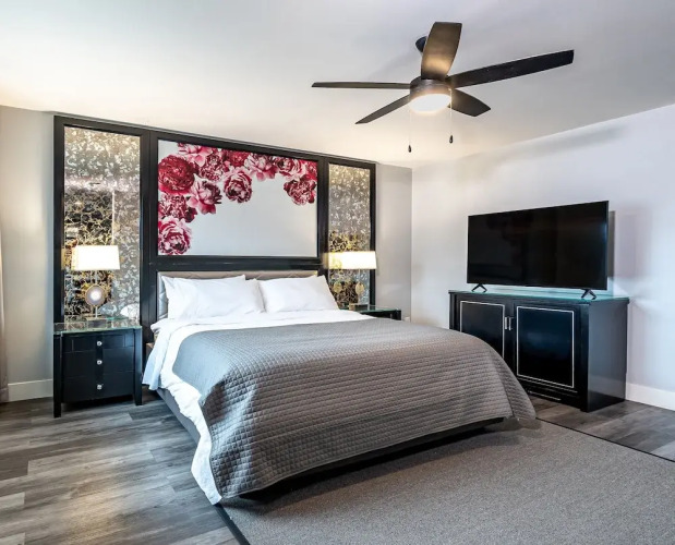 Onsen Hotel & Spa - Desert Hot Springs, CA
