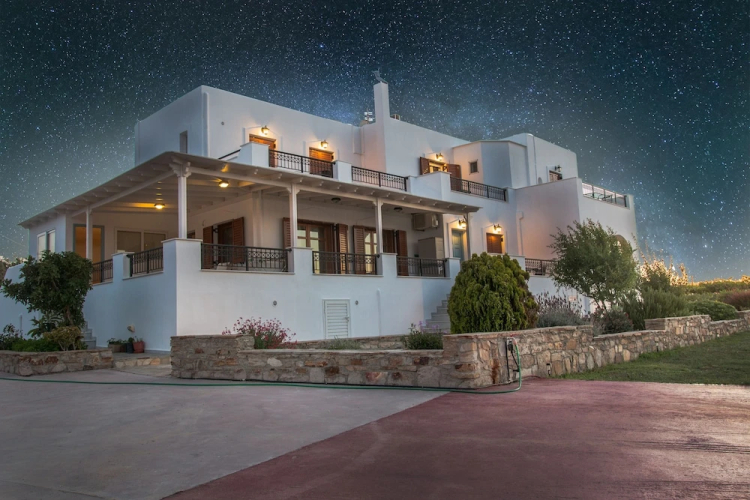 Lefteris Studios - Naxos