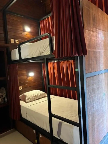 Castaway Island Hostel - Bali