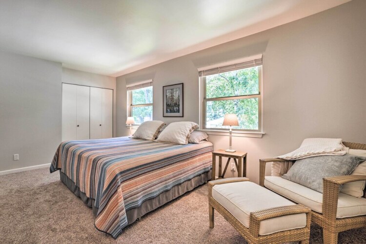 Harbor Springs Retreat W/ Grill ~ 1 Mi To Beach! - Petoskey, MI