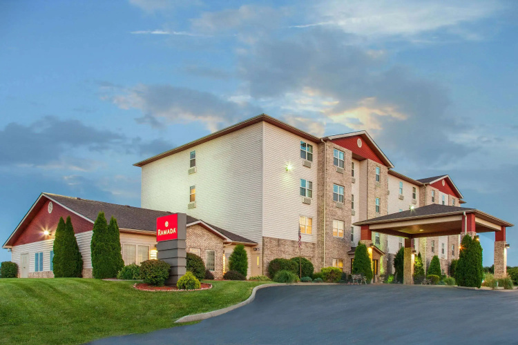 Ramada By Wyndham Sparta/at Speedway - Kentucky