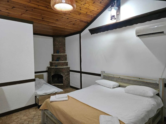 Deği̇rmenbaşi Otel & Restoran - Gölcük