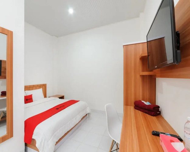 Reddoorz Plus Syariah Near Mall Boemi Kedaton Lampung - Kedaton