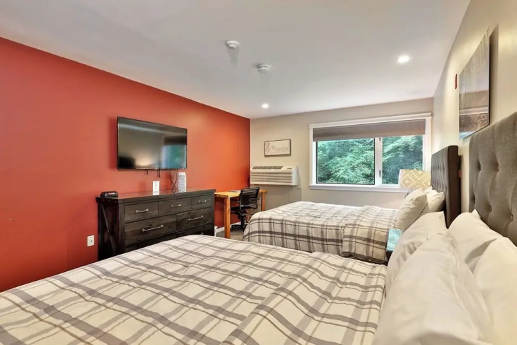 Cozy Hotel Room Style Studio Condo With Pool - Killington, VT