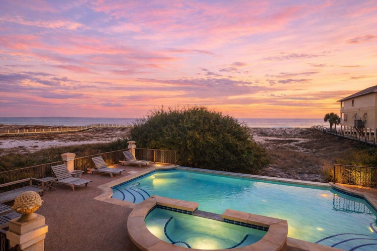 The Gayosa House 9br Beachfront Oasis With Private Pool Hot Tub - Foley, AL