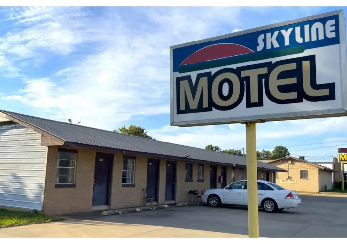 Skyline Motel Bartlesville Hwy 75 - Dewey, OK