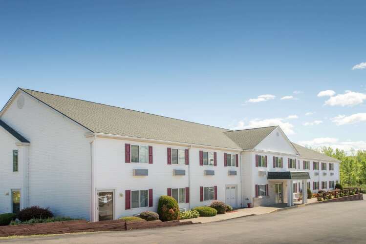 Super 8 By Wyndham Webster/rochester - Rochester, NY