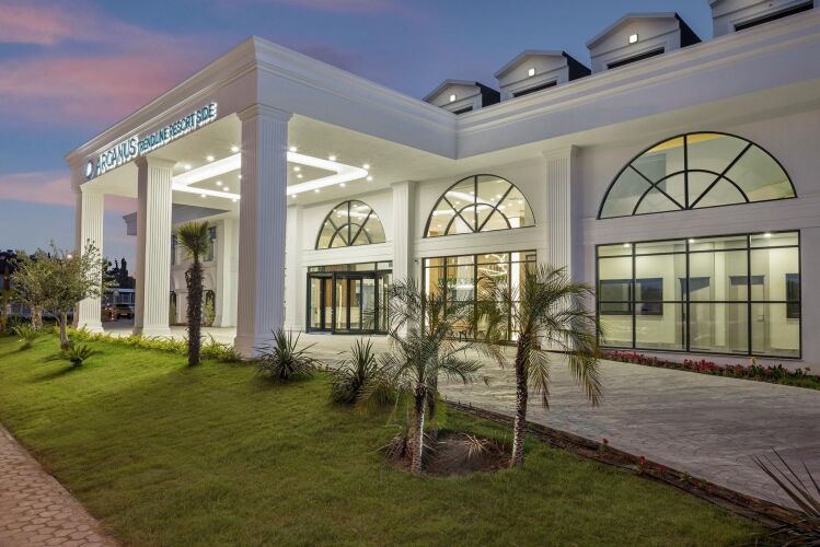 Arcanus Hotels Trendline Side - Side
