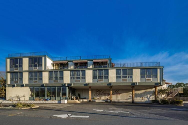 Gateway Inn - Freeport, NY