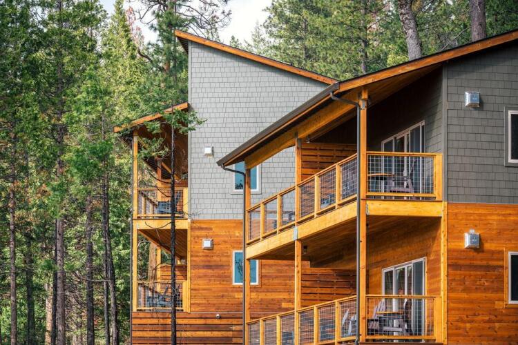 Rush Creek Lodge At Yosemite - Yosemite National Park, CA