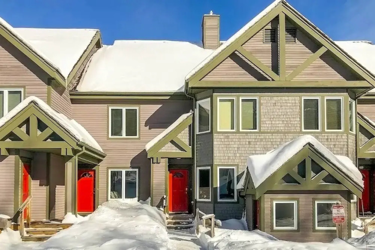 Inviting Ski In And Ski Out Condo At Jay Peak Resort - Vermont