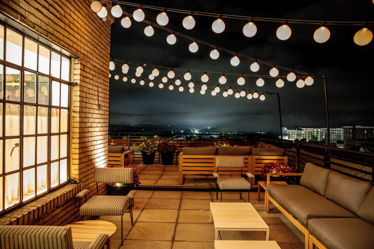 The Flat Iron Hotel - Sierra Nevada