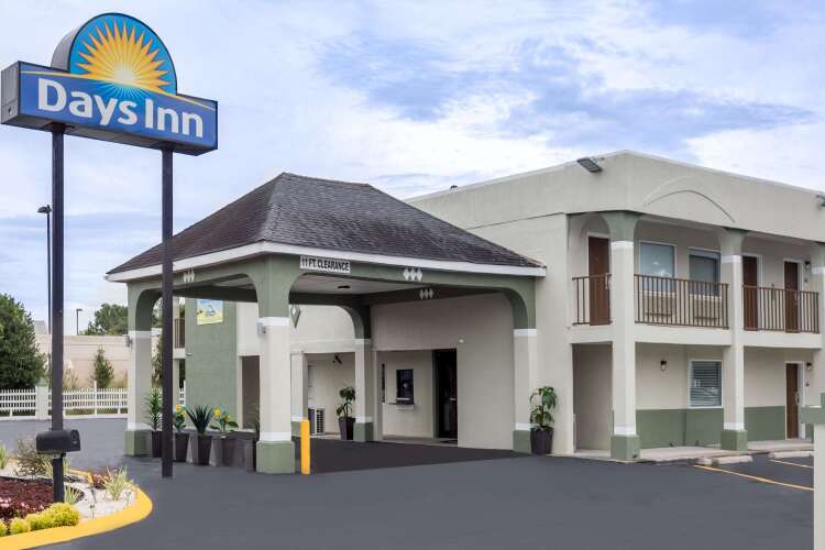 Days Inn By Wyndham Goose Creek - North Charleston, SC