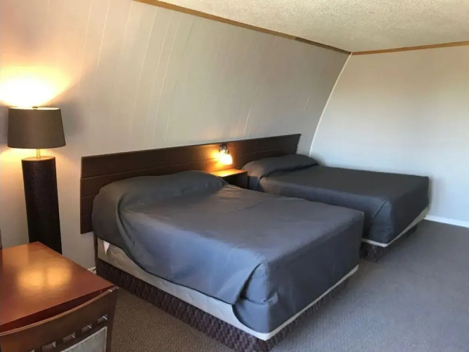 The Little Chalet Motel - Brandon