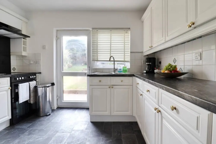 Skyvillion - Valley Way - 3bed House In Stevenage - Stevenage